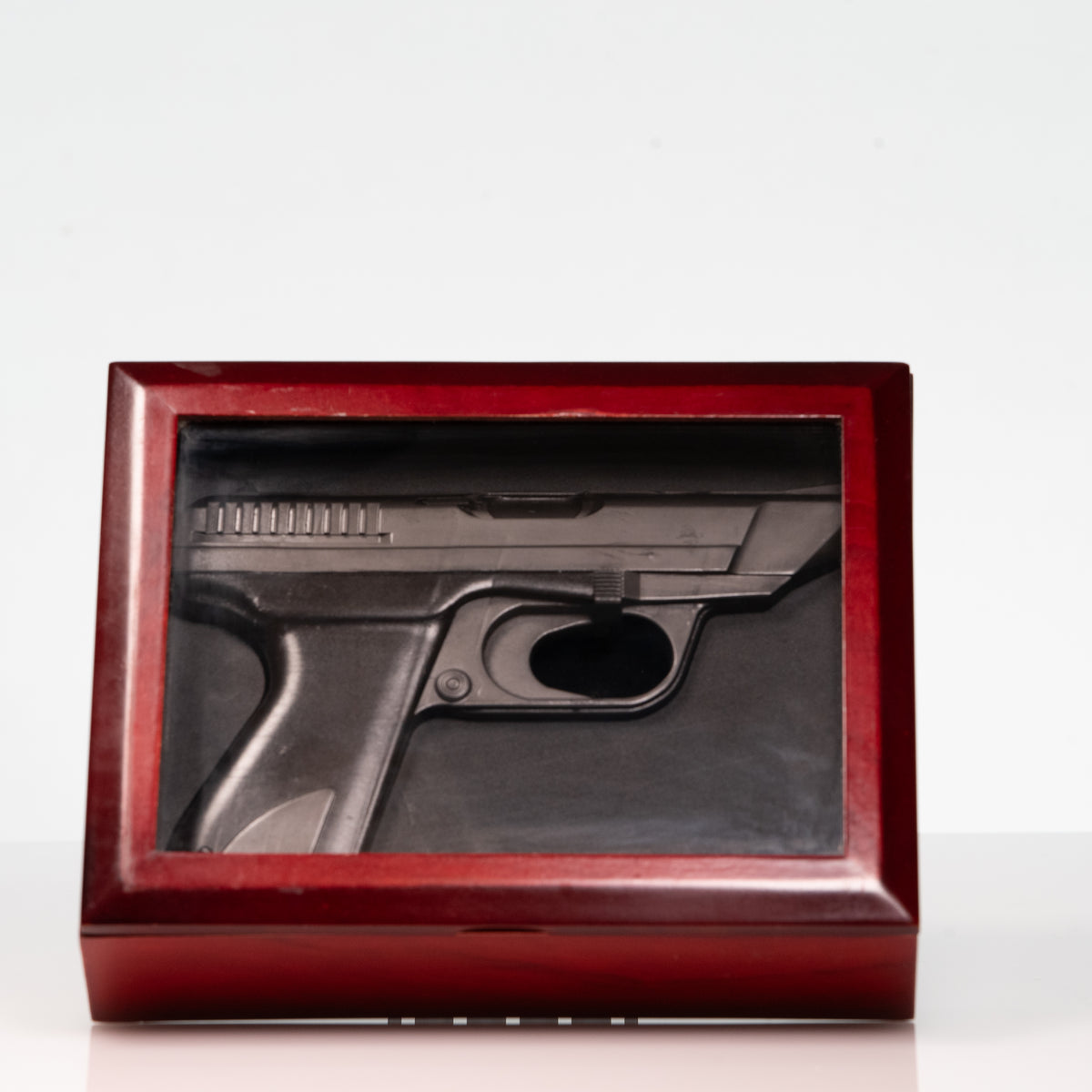 Display Case for Props – Wulfgar Props