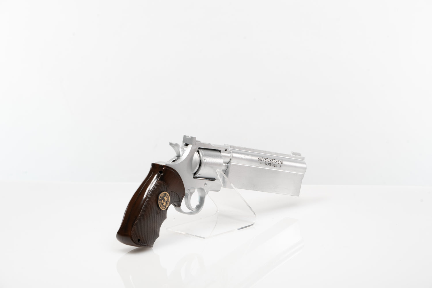 Silver Serpent Revolver Prop – Wulfgar Props