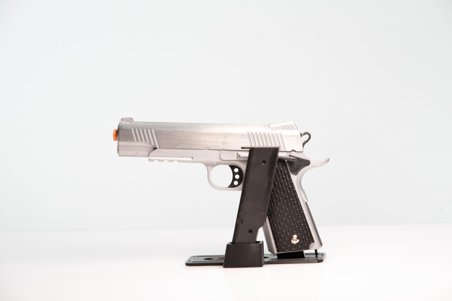3D Printed Pistol Prop Stand Display – Wulfgar Props