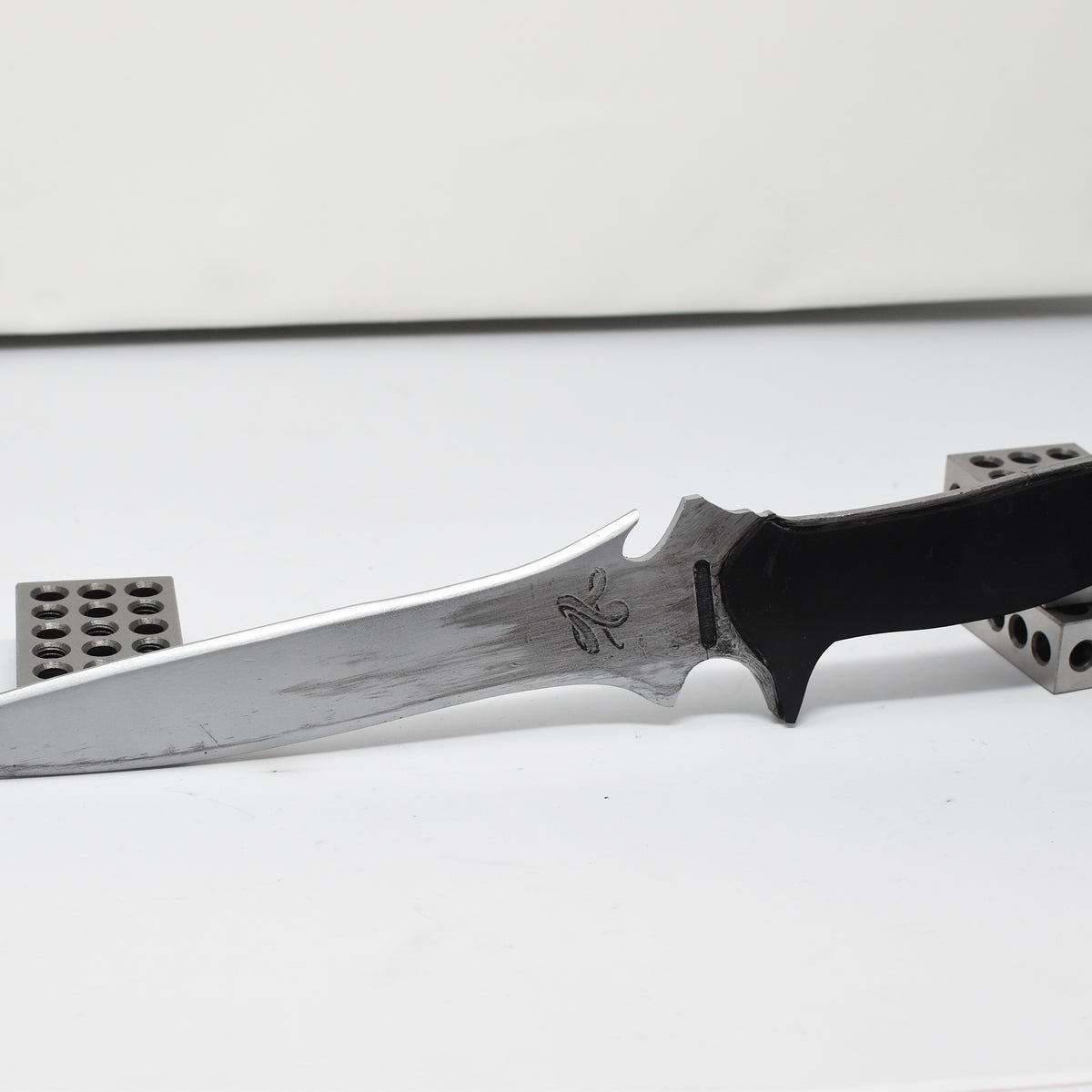 Snakebite Combat Knife Prop – Wulfgar Props